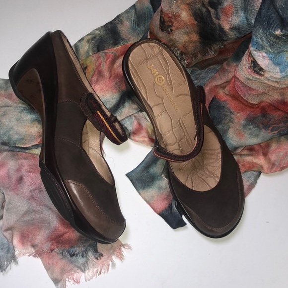 J-41 | Shoes | J4 Adventure On Womens Slide 95m | Poshmark